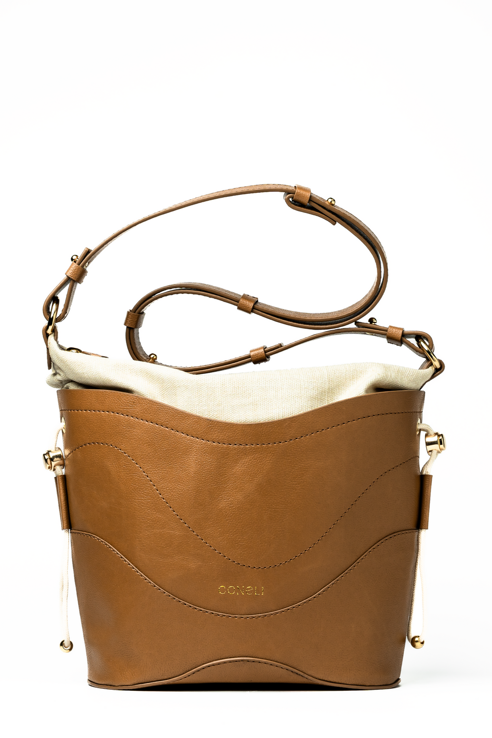 Vegan multi-useable handbags out of the newest materials. – Coneli